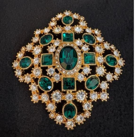 Joan Rivers | Jewelry | Vintage Joan Rivers Private Collection Brooch ...